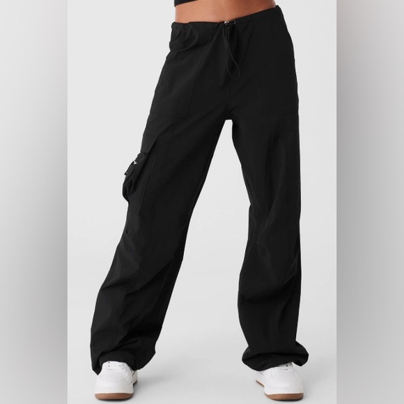 ALO Yoga | Pants & Jumpsuits | Alo Yoga Black Cargo Pants Relaxed Fit ...